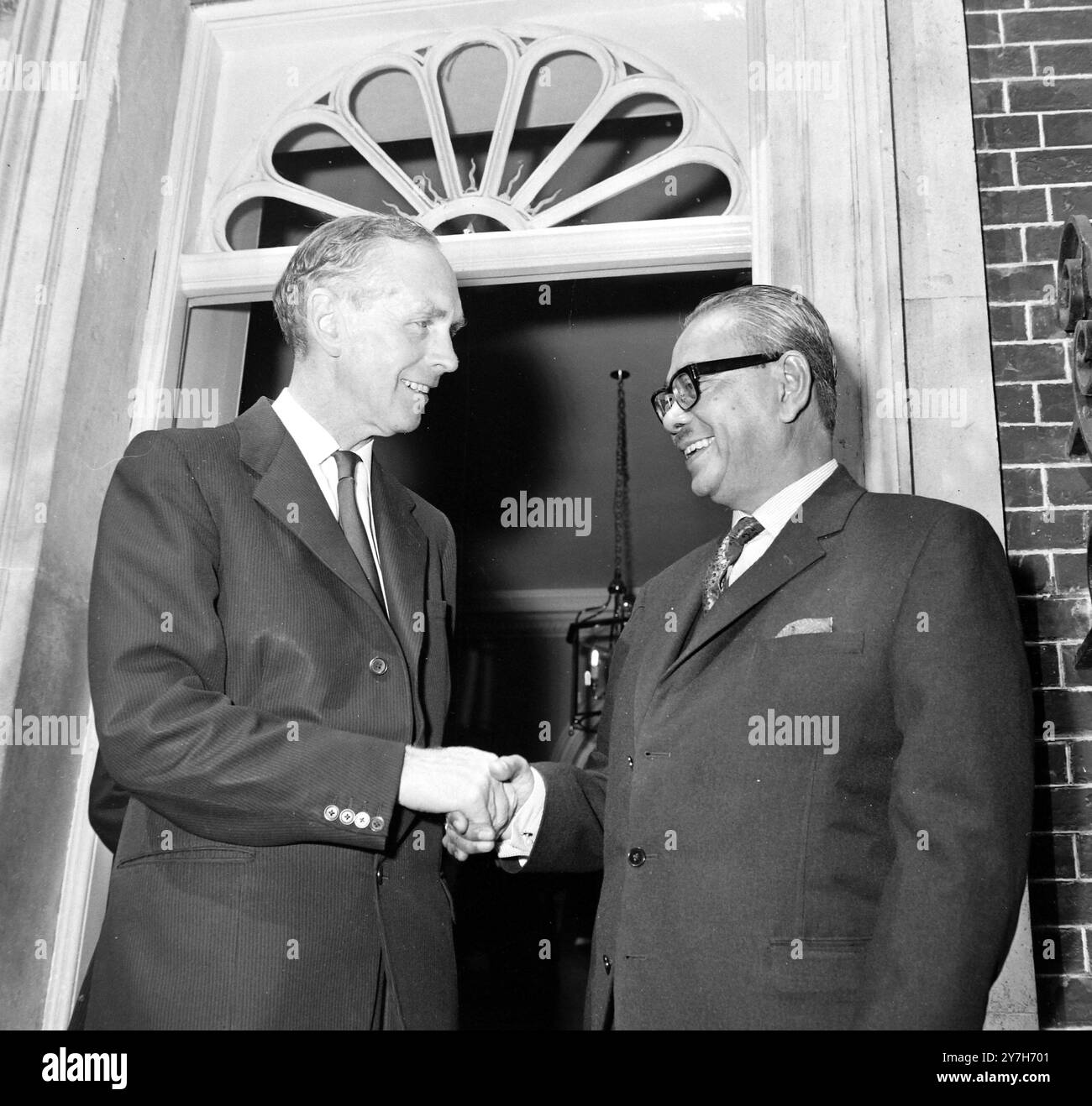 BRITISH PRIME MINISTER LORD ALEC DOUGLAS HOME WITH MALAYAN PREMIER ...