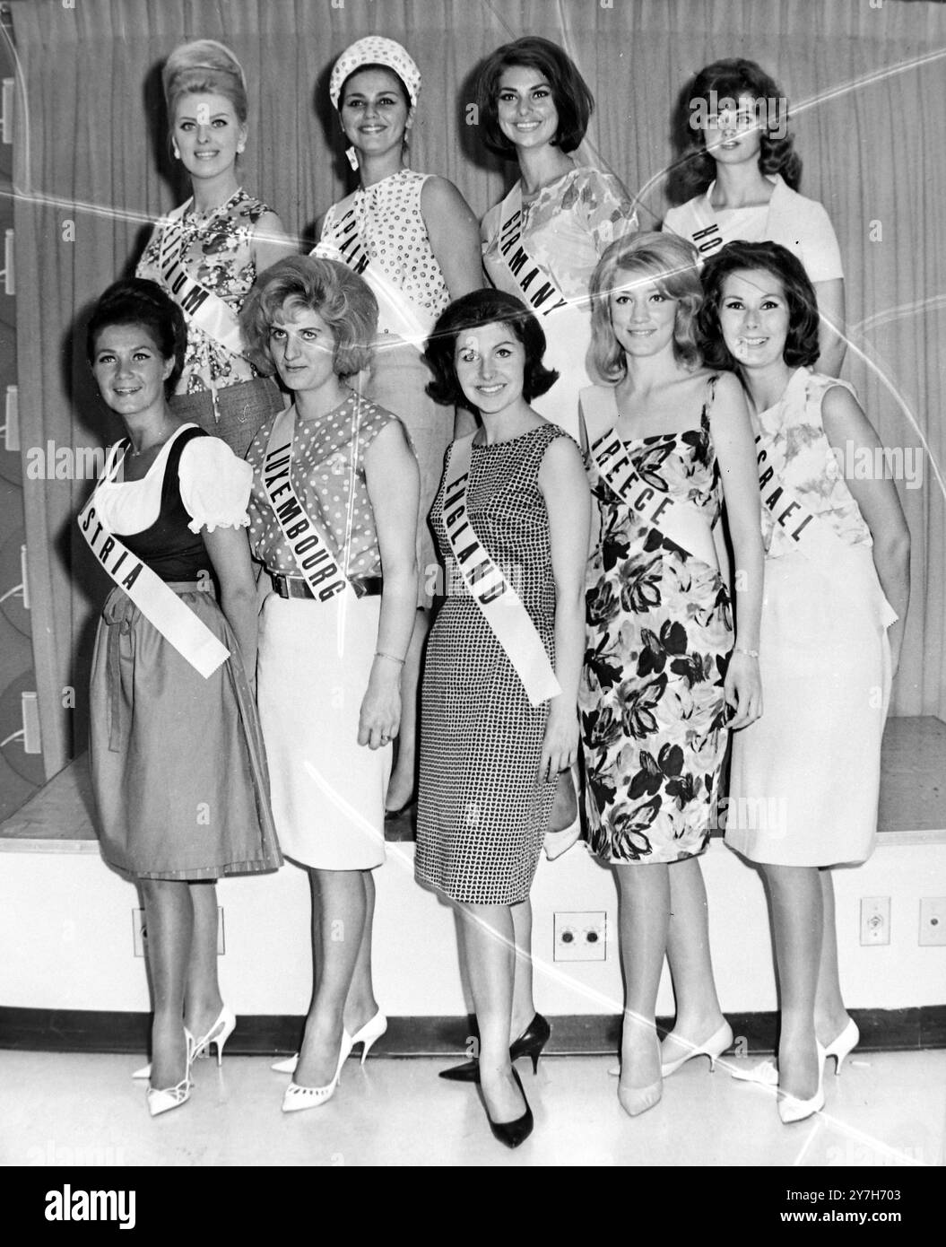 BEAUTY CONTESTANTS IN NEW YORK / ; 6 AUGUST 1964 Stock Photo - Alamy