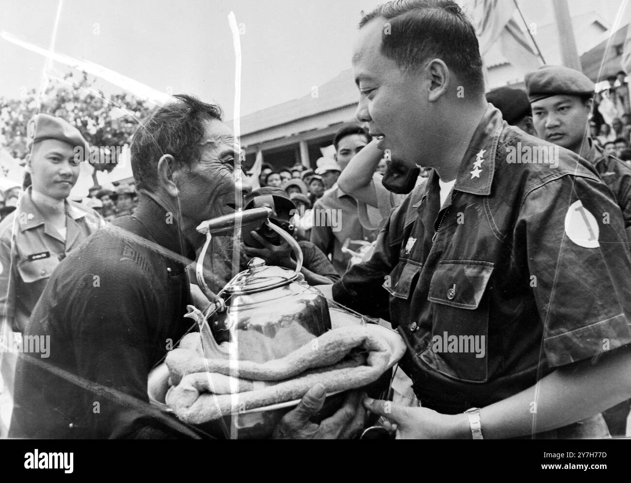 VIETNAMESE PREMIER NGUYEN KHANH WITH VIETNAMESE PEOPLE IN SAIGON PHUOC ...