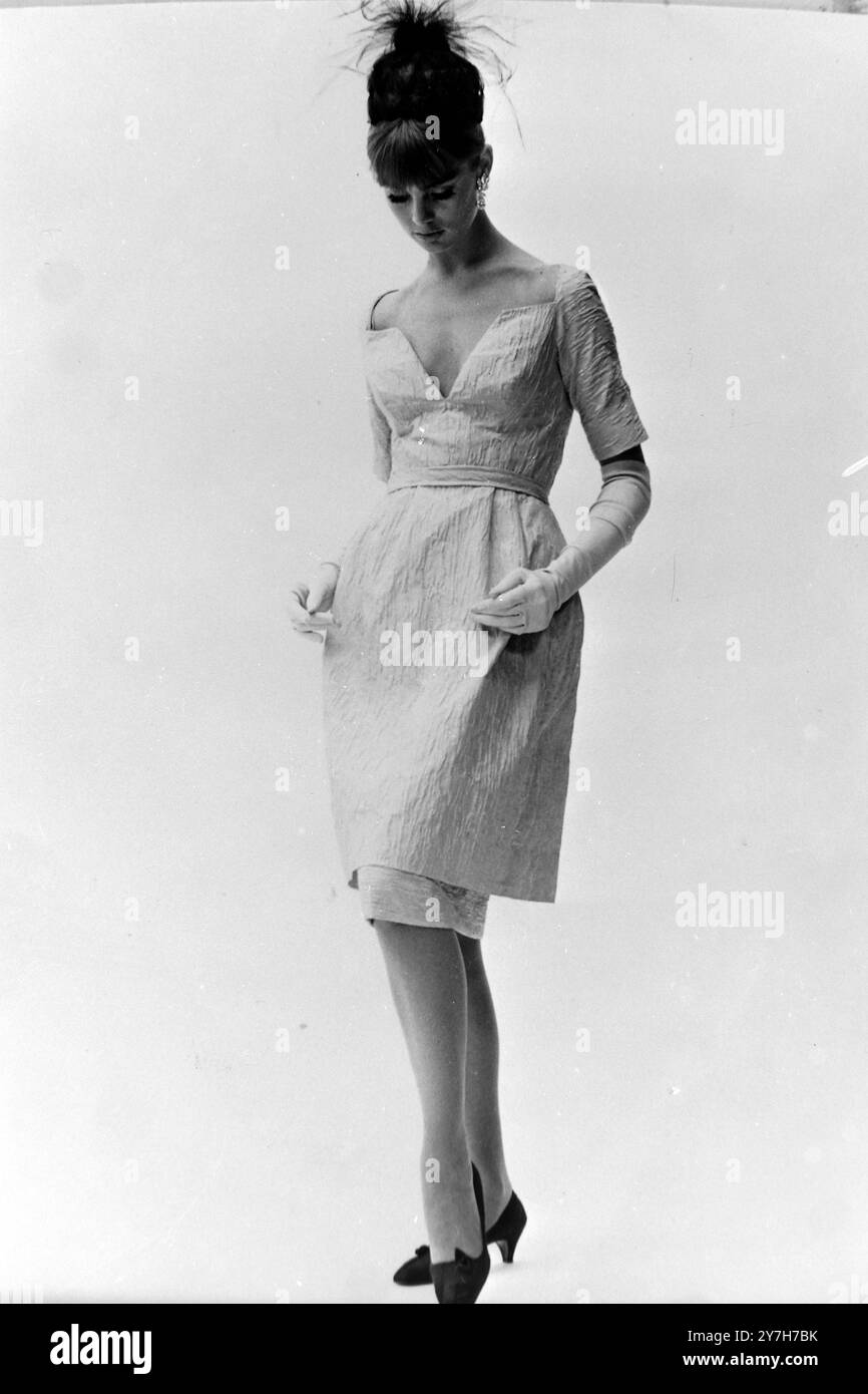FASHION COLLECTION BY JOHN CAVANAGH TUNIC DRESS ; 4 AUGUST 1964 Stock ...