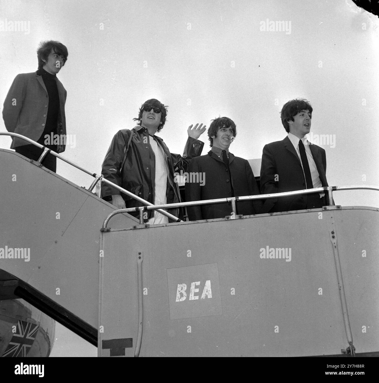 THE BEATLES POP GROUP PAUL MCCARTNEY, RINGO STARR, GEORGE HARRISON AND ...