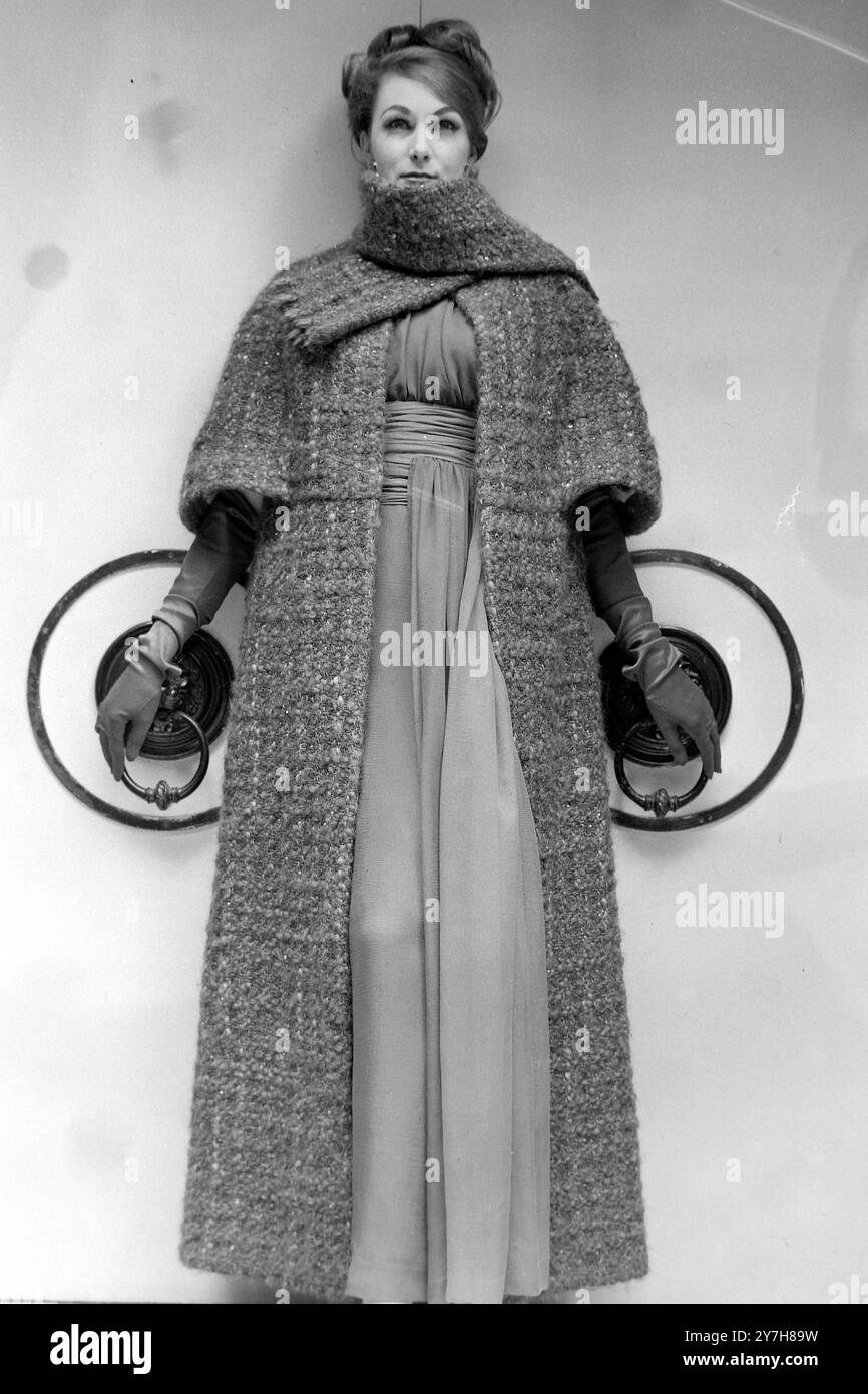 JAMIESON SALLY MODELS COAT ; 28 JULY 1964 Stock Photo - Alamy