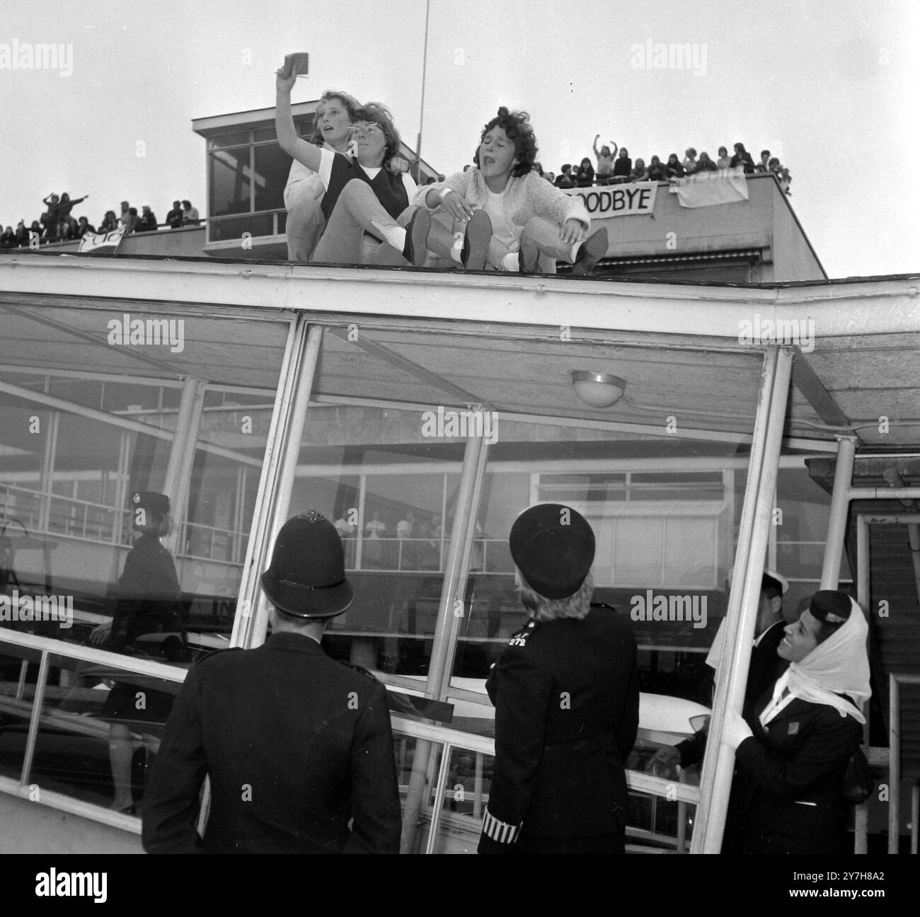 THE BEATLES POP GROUP PAUL MCCARTNEY, RINGO STARR, GEORGE HARRISON AND ...