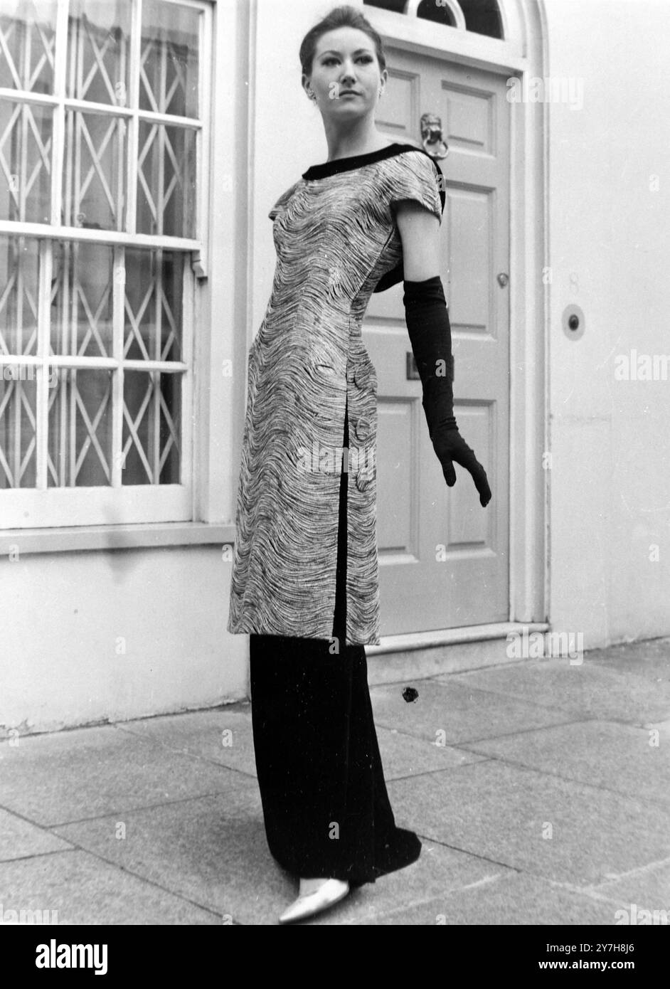 LYNNE BARRYMORE MODELLING LACHASSE FASHION COLLECTION / ; 24 JULY 1964 ...
