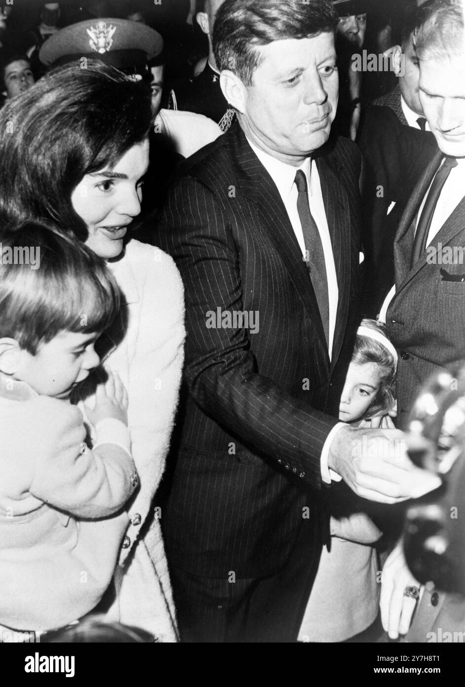 JACQUELINE JACKIE KENNEDY WITH JOHN F KENNEDY JFK LATE US PRESIDENT ...