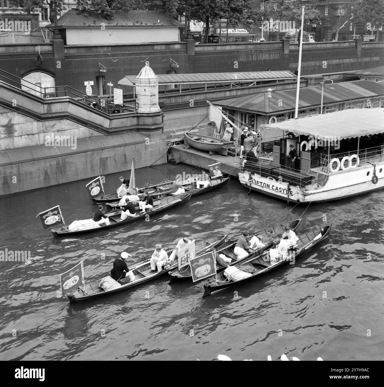 Old swan pier Black and White Stock Photos & Images - Alamy