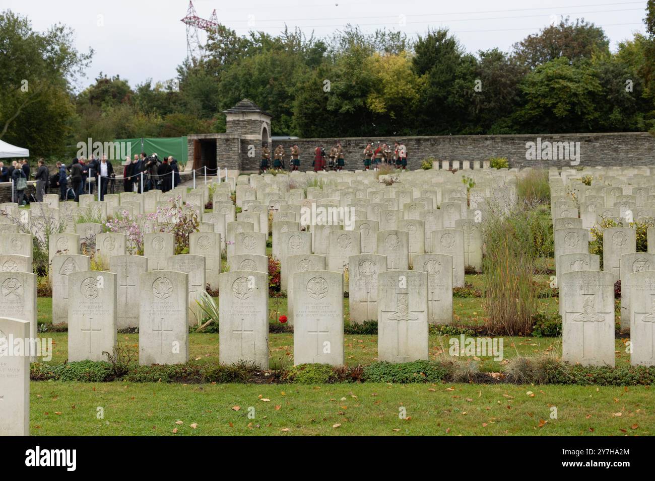 Loos-en-Gohelle, France. 26th Sept. 2024. People waiting at Loos ...