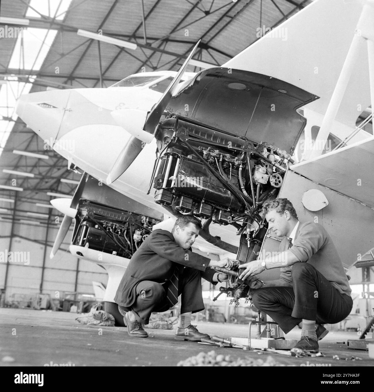 AVIATION BURNT BRAKE LINING OF DE HAVILLAND DRAGONFLY IN GATWICK ; 15 ...