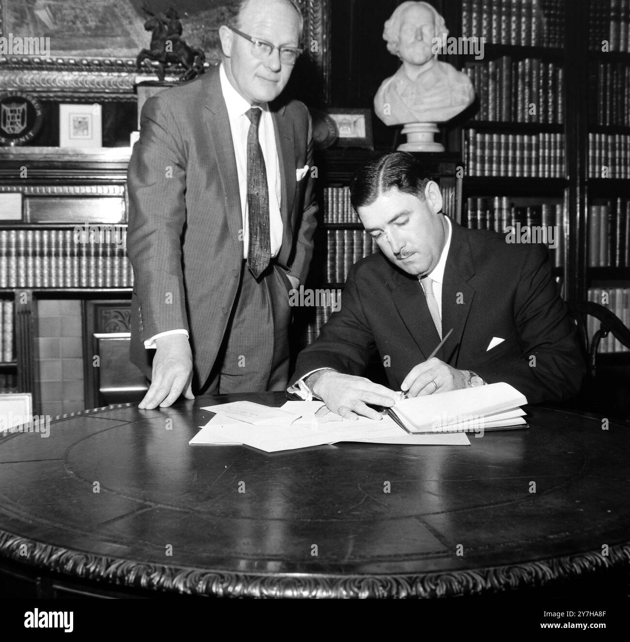 CAREL DE WET WITH SAWYER C R BOOKSELLER IN LONDON / ; 15 JULY 1964 ...