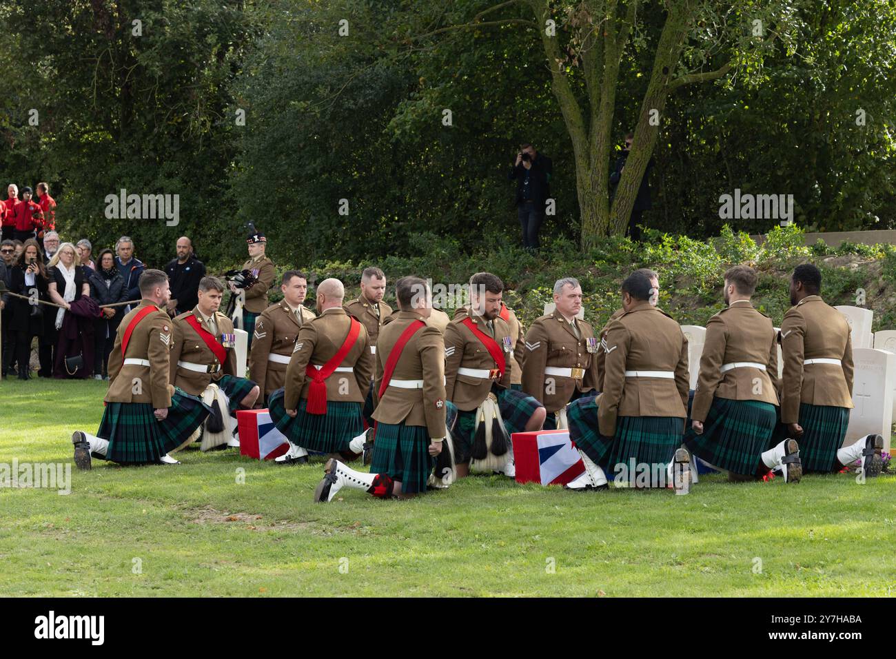 Loos-en-Gohelle, France. 26th Sept. 2024. Members of 3 Scots Black ...