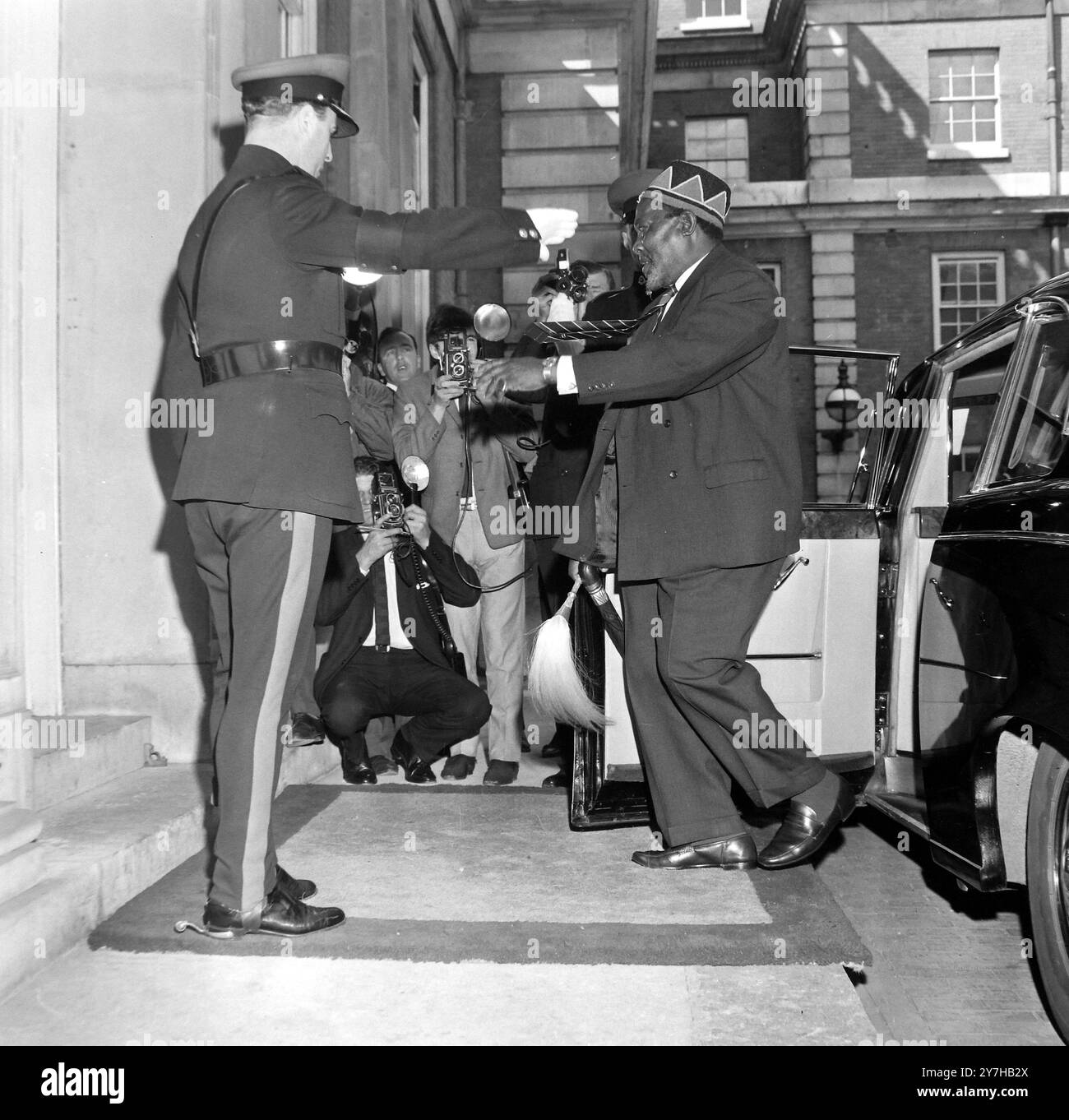 KENYAN PREMIER AFRICAN LEADER JOMO KENYATTA AT COMMONWEALTH CONFERENCE ...