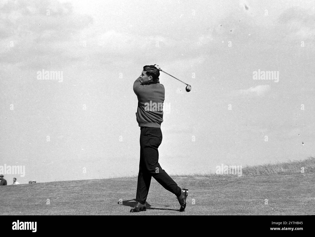 GOLFER BOB CHARLES IN ACTION IN ST ANDREWS BRITISH OPEN CHAMPIONSHIP IN ...