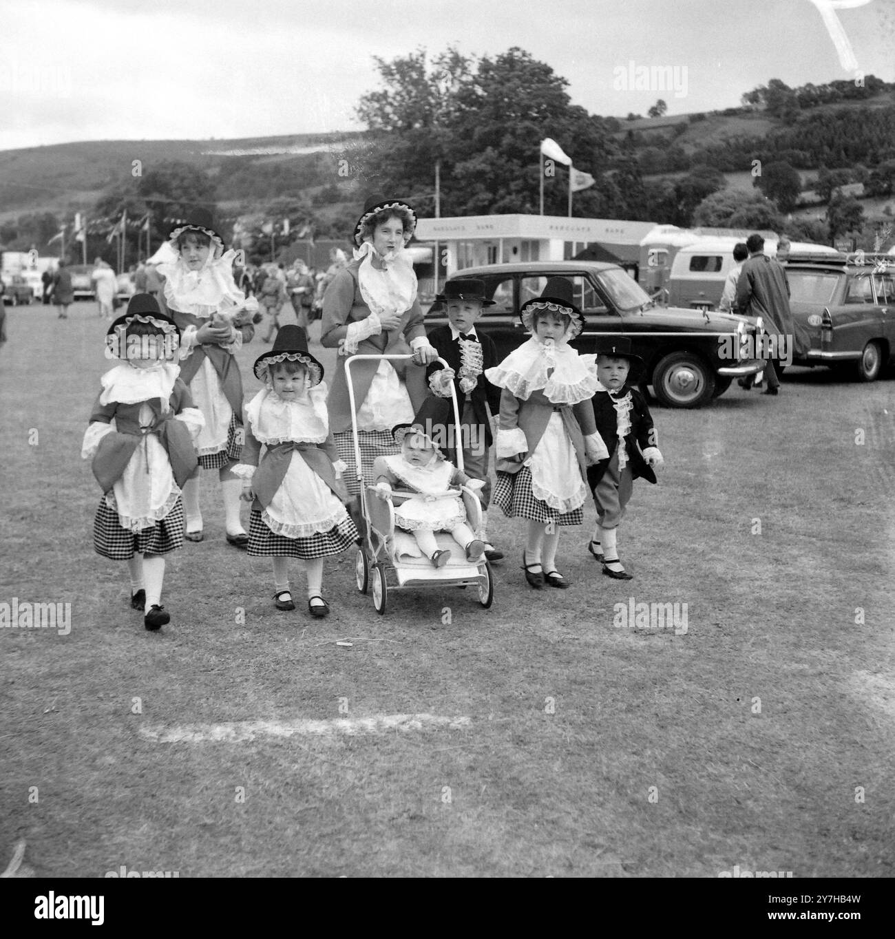 JESSIE DAVIES WITH SEVEN CHILDREN AT INTERNATIONAL FESTIVAL IN ...