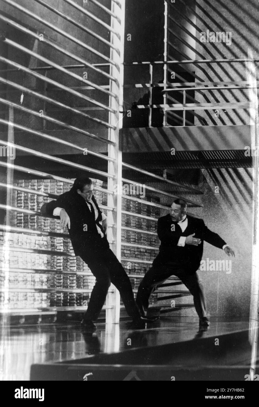 HASEAN CONNERY AS JAMES BOND AGENT 007 ON A SET OF GOLDFINGER MOVIE IN ...