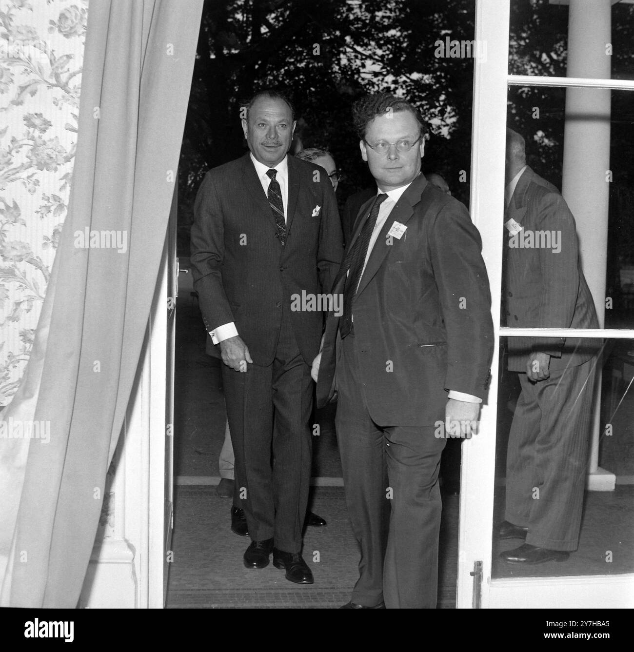 PRESIDENT OF PAKISTAN AYUB KHAN IN LONDON WITH EARL OF INCHCAPE / ; 7 ...