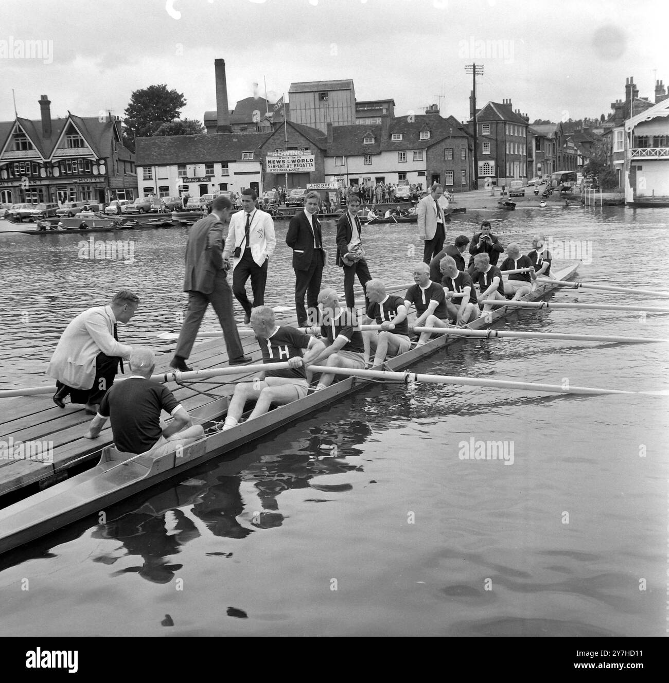 HARVARD 1914 ROWING CREW AT HENLEY / ; 3 JULY 1964 Stock Photo - Alamy