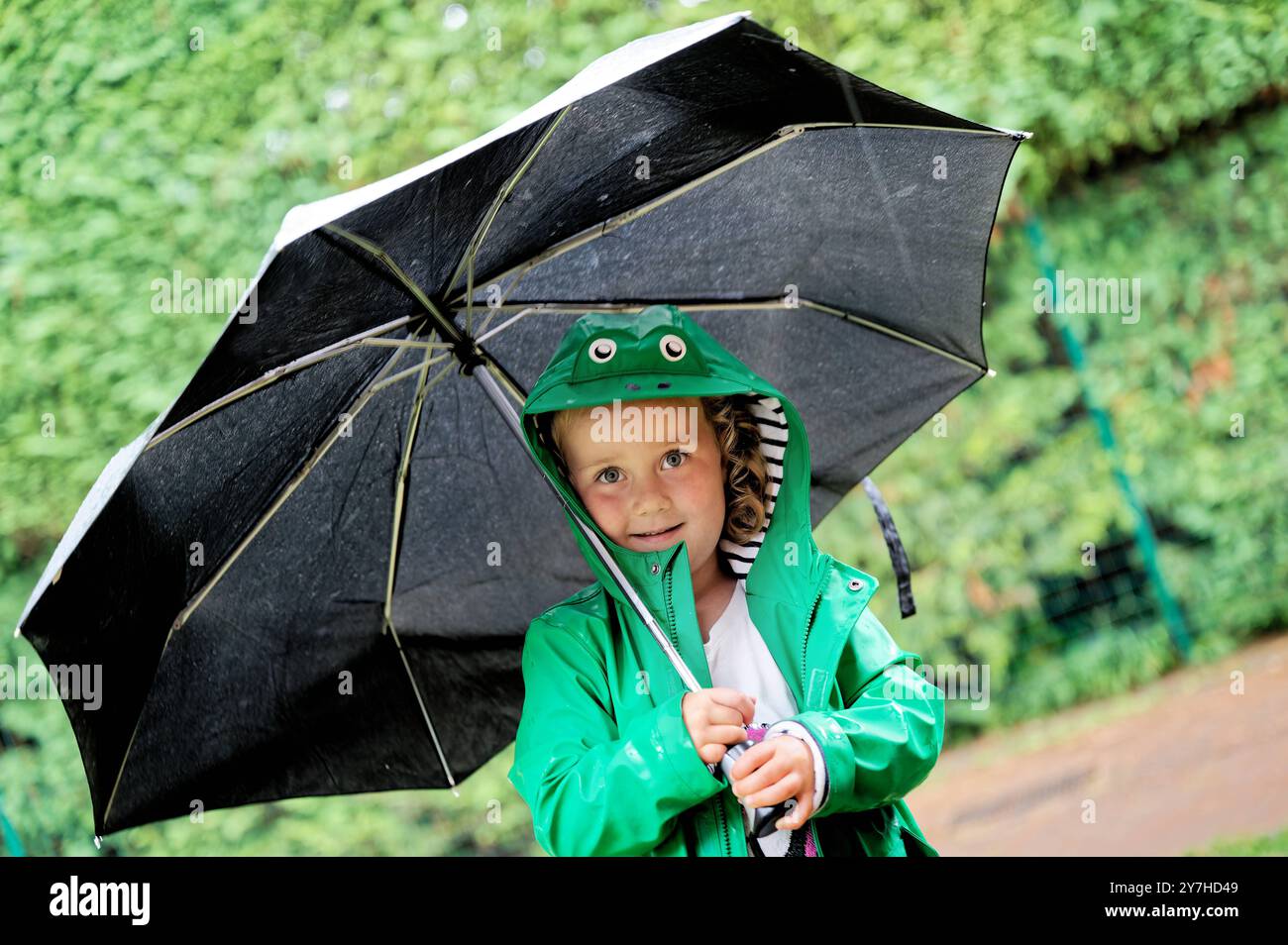 Auch bei schlechtem Wetter kann man gute Laune haben. Das kleine ...