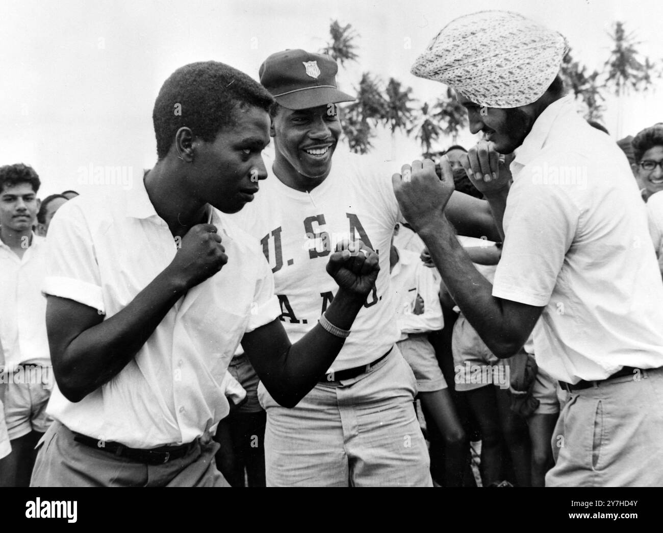 US TRAINING FOR TANGANYIKAN BOXERS IN DAR ES SALAAM / ; 3 JULY 1964 ...
