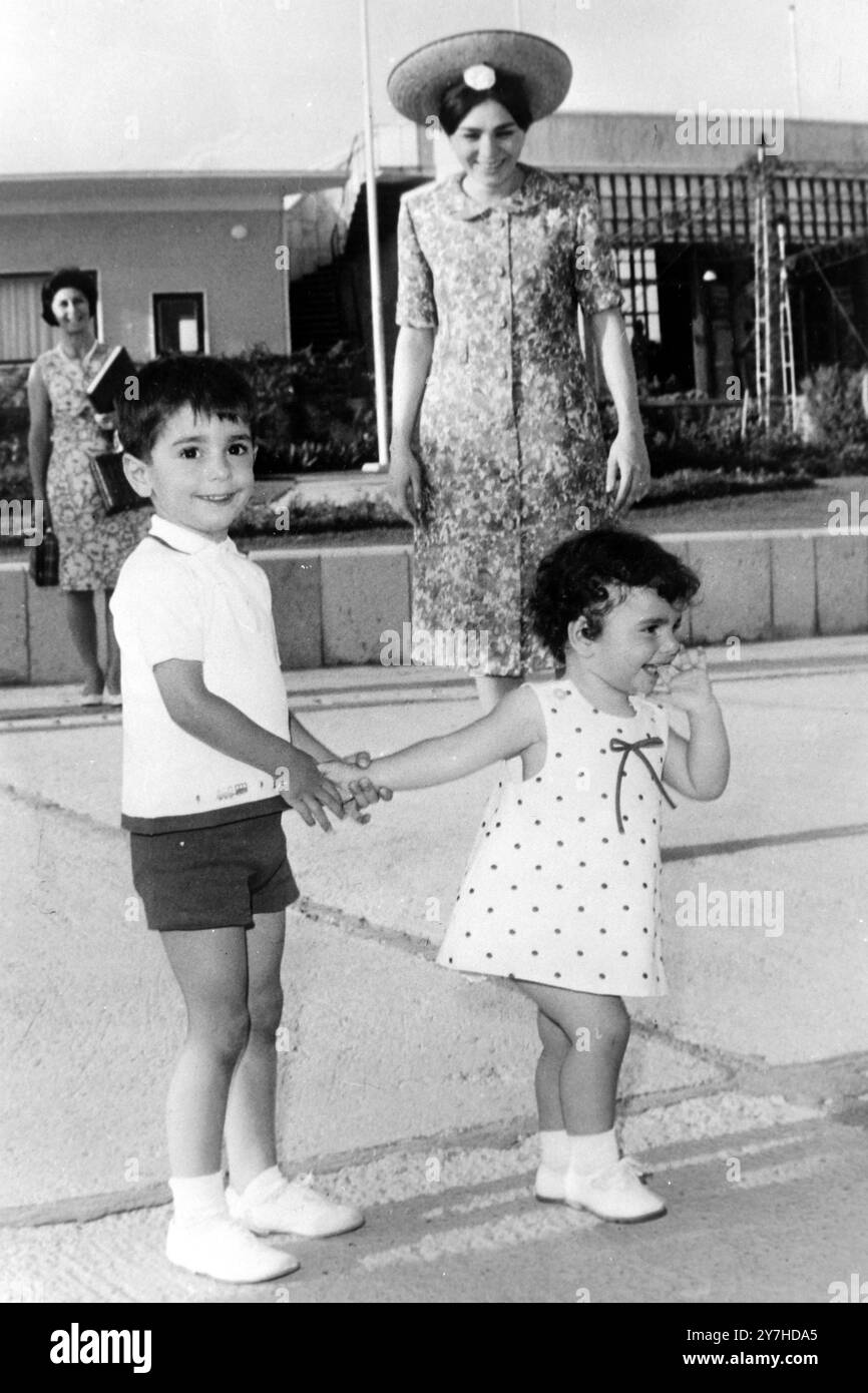 PRINCESS FARAH DIBAH QE AT CASPIAN SEA WITH PRINCESS FARAHNAZ AND ...
