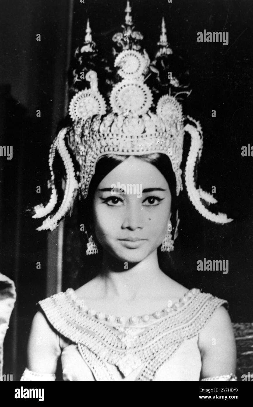CAMBODIAN PRINCESS NORODOM BUPPHA DEVI STAR KICKER IN ROYAL BALLET IN ...