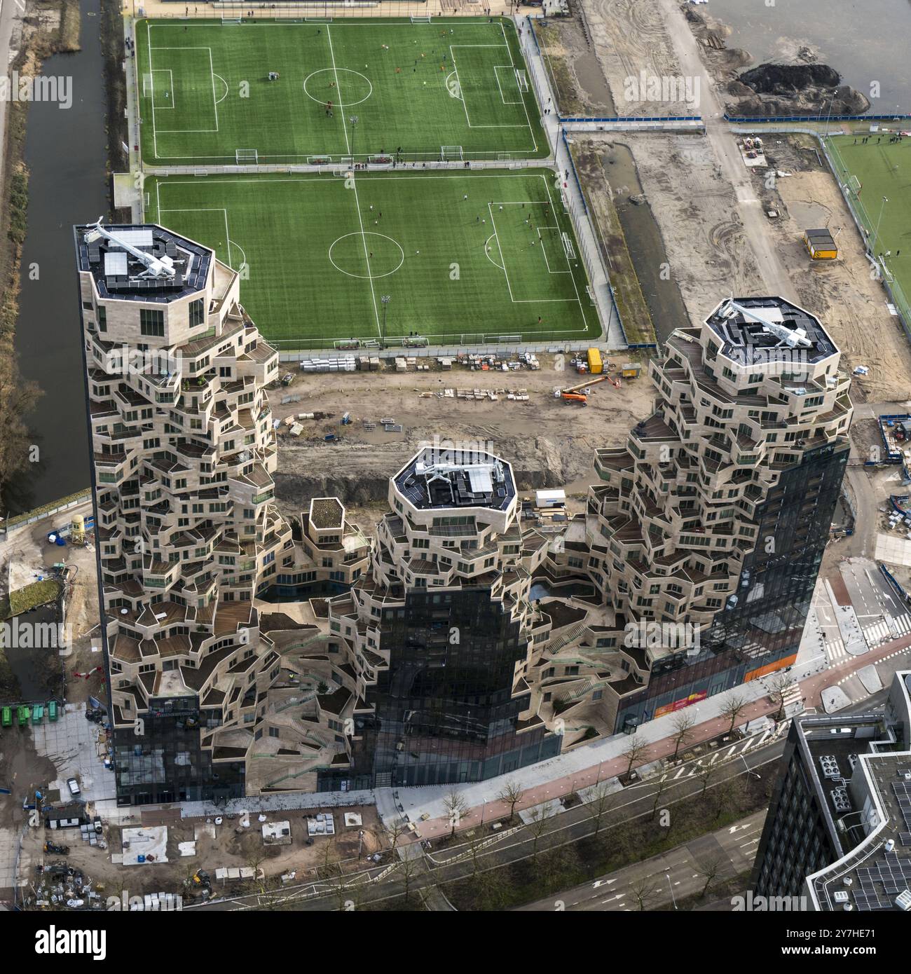The Valley is a residential and office tower on the Zuidas in Amsterdam ...