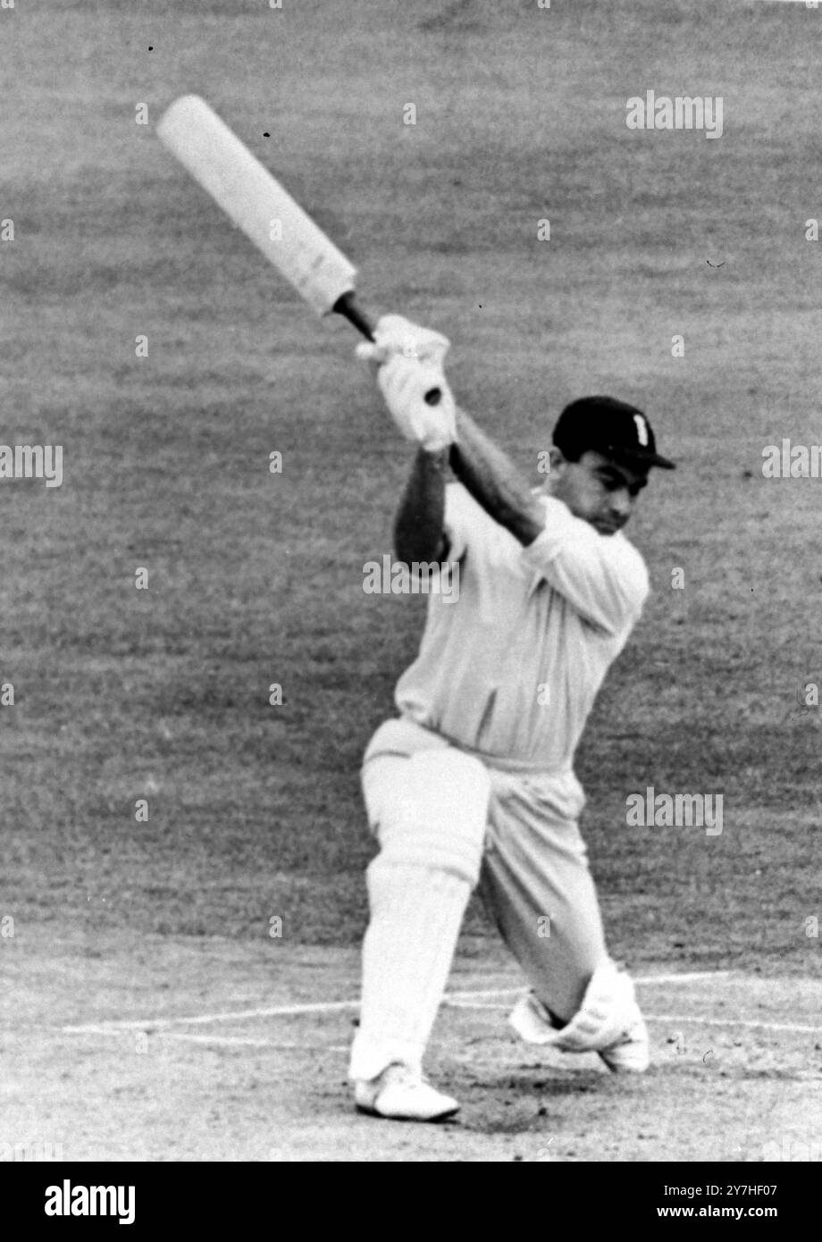 John edrich hi-res stock photography and images - Alamy