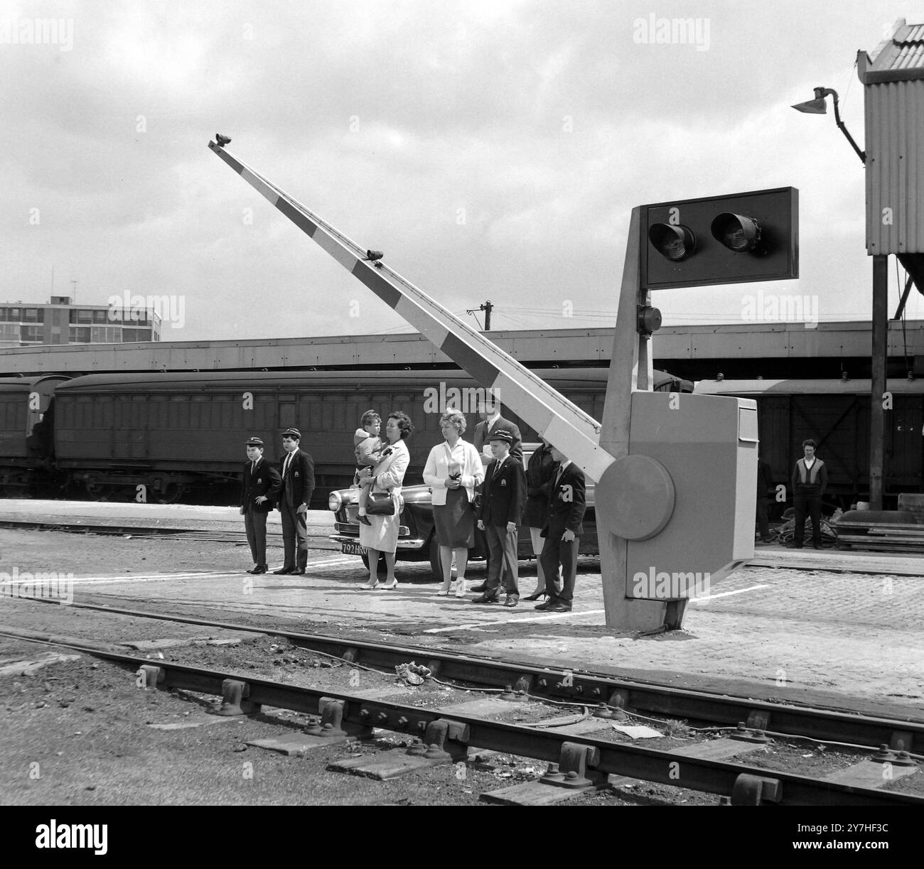 London crossing 1960's hi-res stock photography and images - Alamy