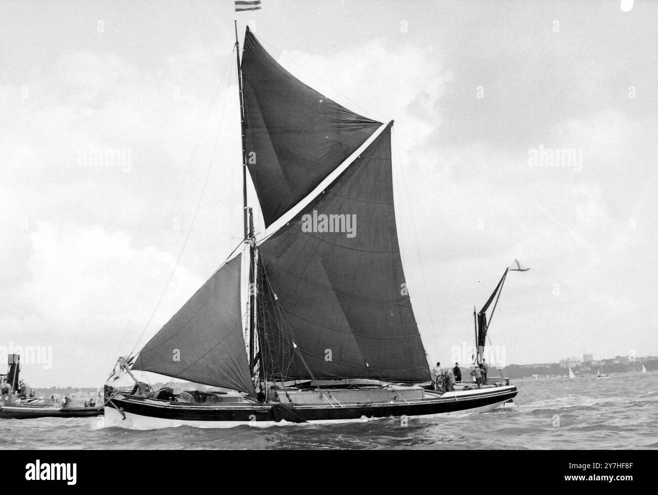 SAILING BARGE MEMORY - RACE ON RIVER ORWELL ; 21 JUNE 1964 Stock Photo ...
