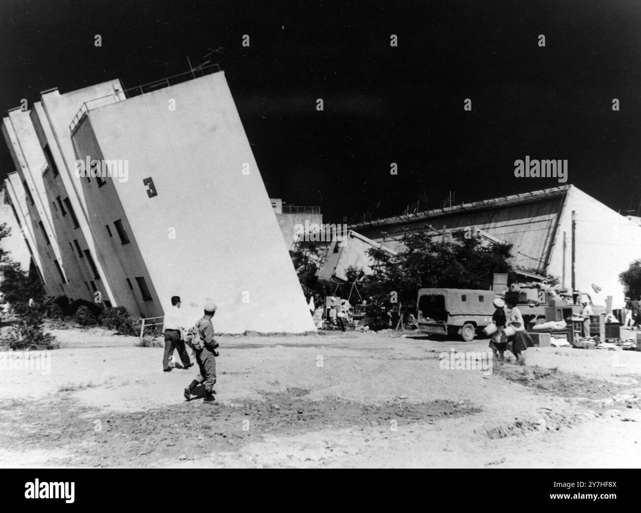 1964 earthquake niigata hi-res stock photography and images - Alamy