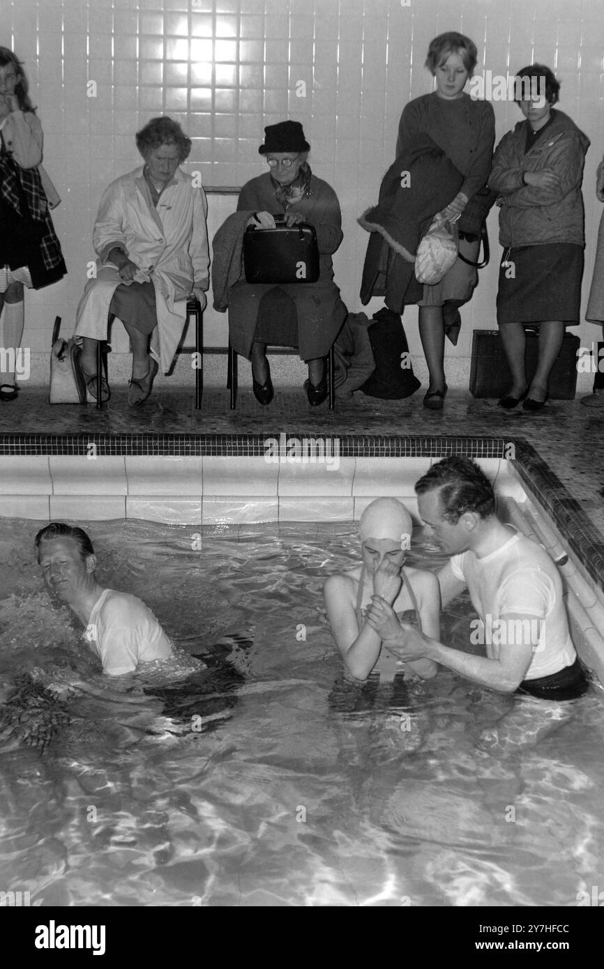 Victoria park in portsmouth Black and White Stock Photos & Images - Alamy