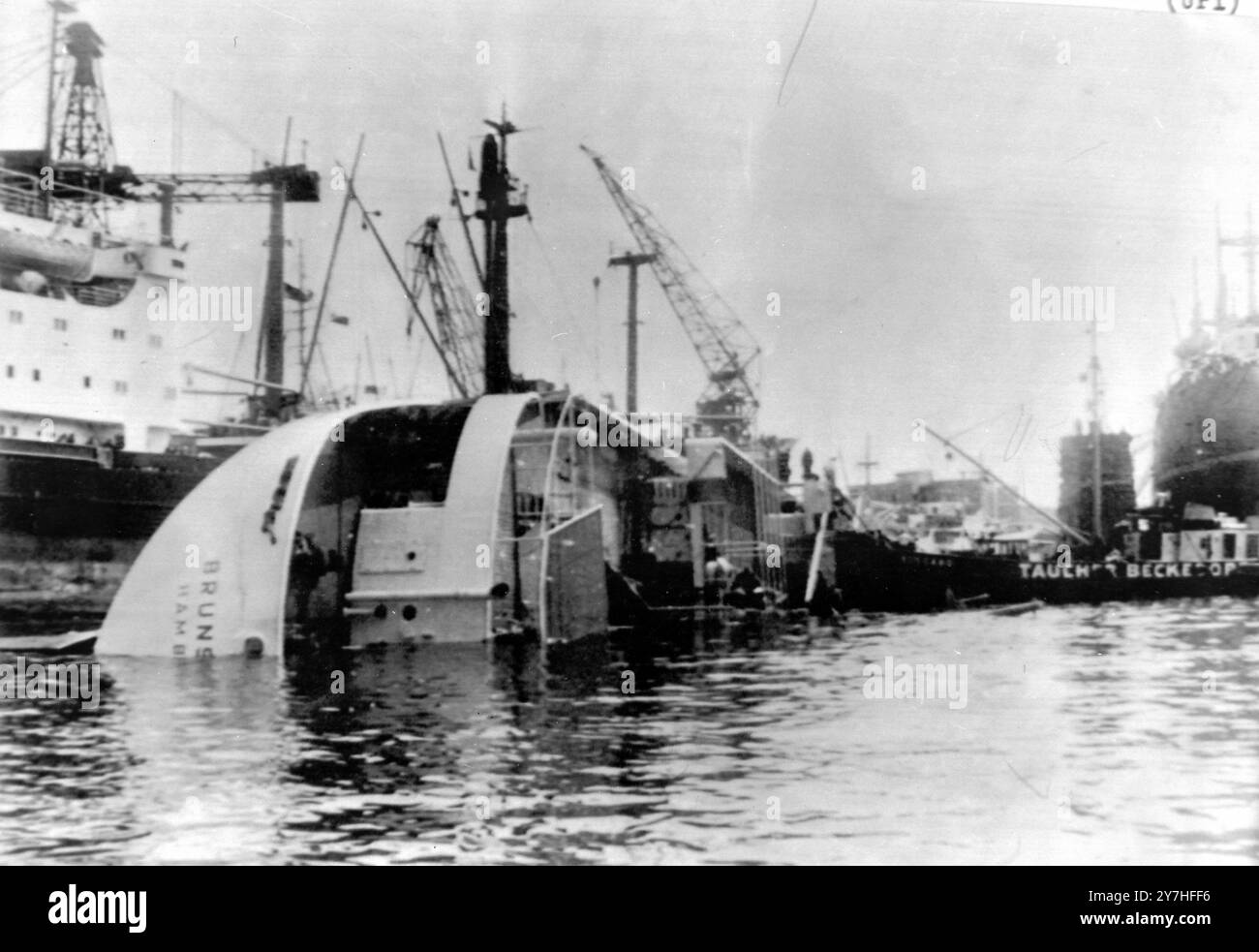 SHIP DISASTER BRUNSWICK ON SIDE IN HAMBURG HARBOUR ; 18 JUNE 1964 Stock ...