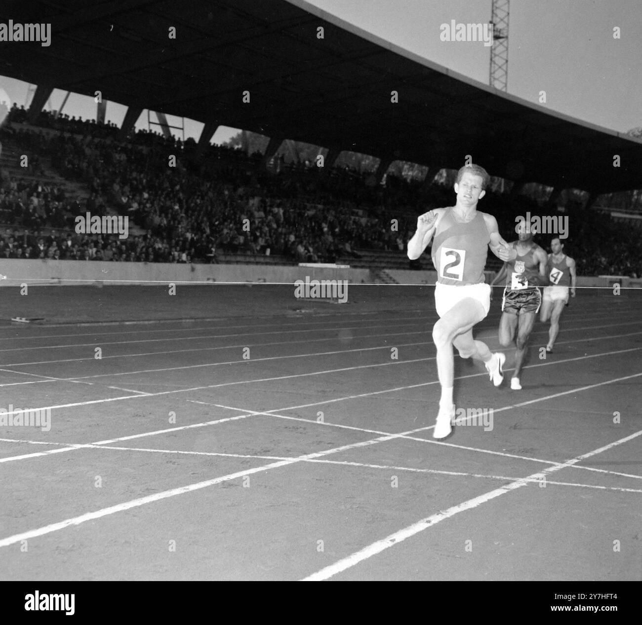 ROBBIE BRIGHTWELL WINS 220 YARDS AT CRYSTAL PALACE STADIUM IN LONDON ...