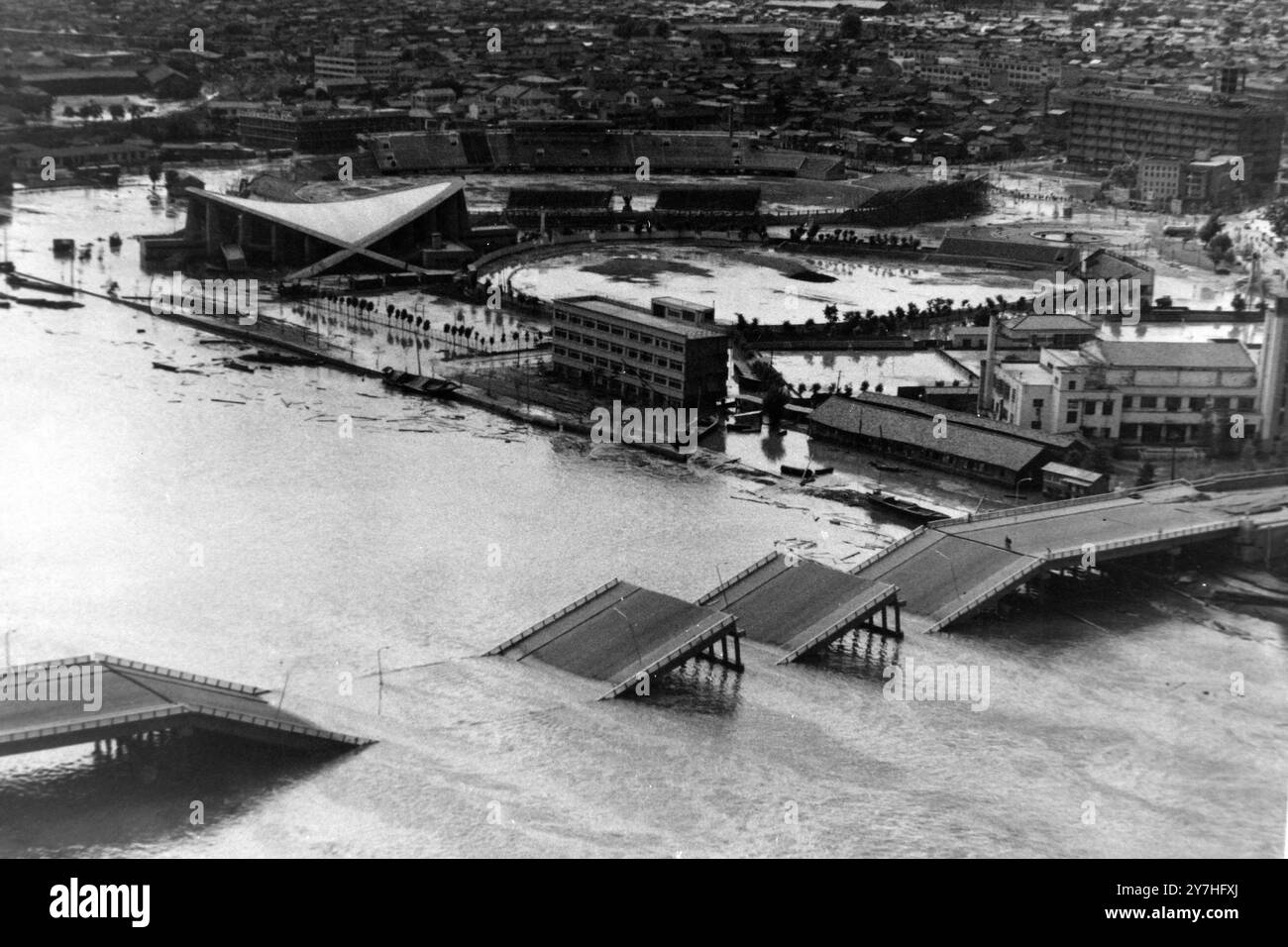 EARTHQUAKE AERIAL VIEW SHOWING SHOWA BRIDGE ACROSS SHINANO RIVER IN ...