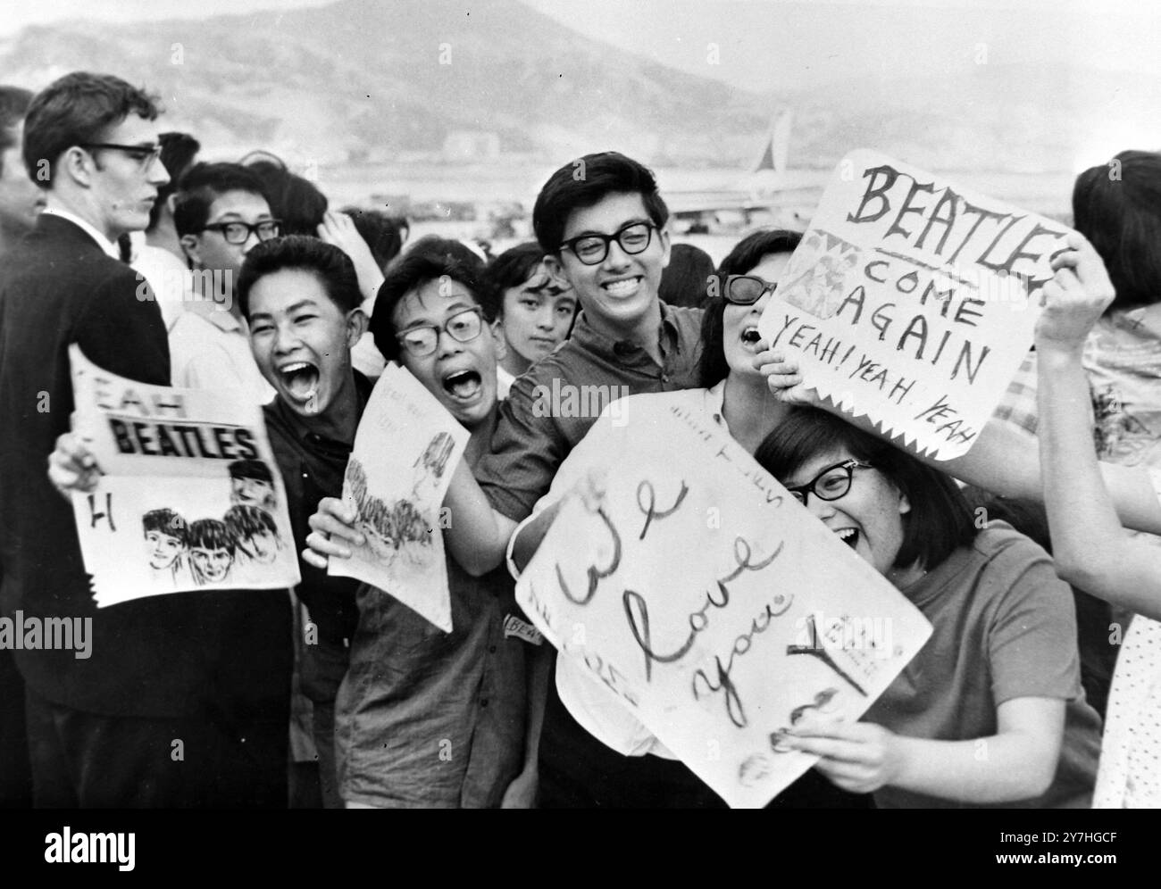 FANS OF BEATLES AT KAI TAK AIRPORT IN HONG KONG, BEATLEMANIA ; 13 JUNE ...