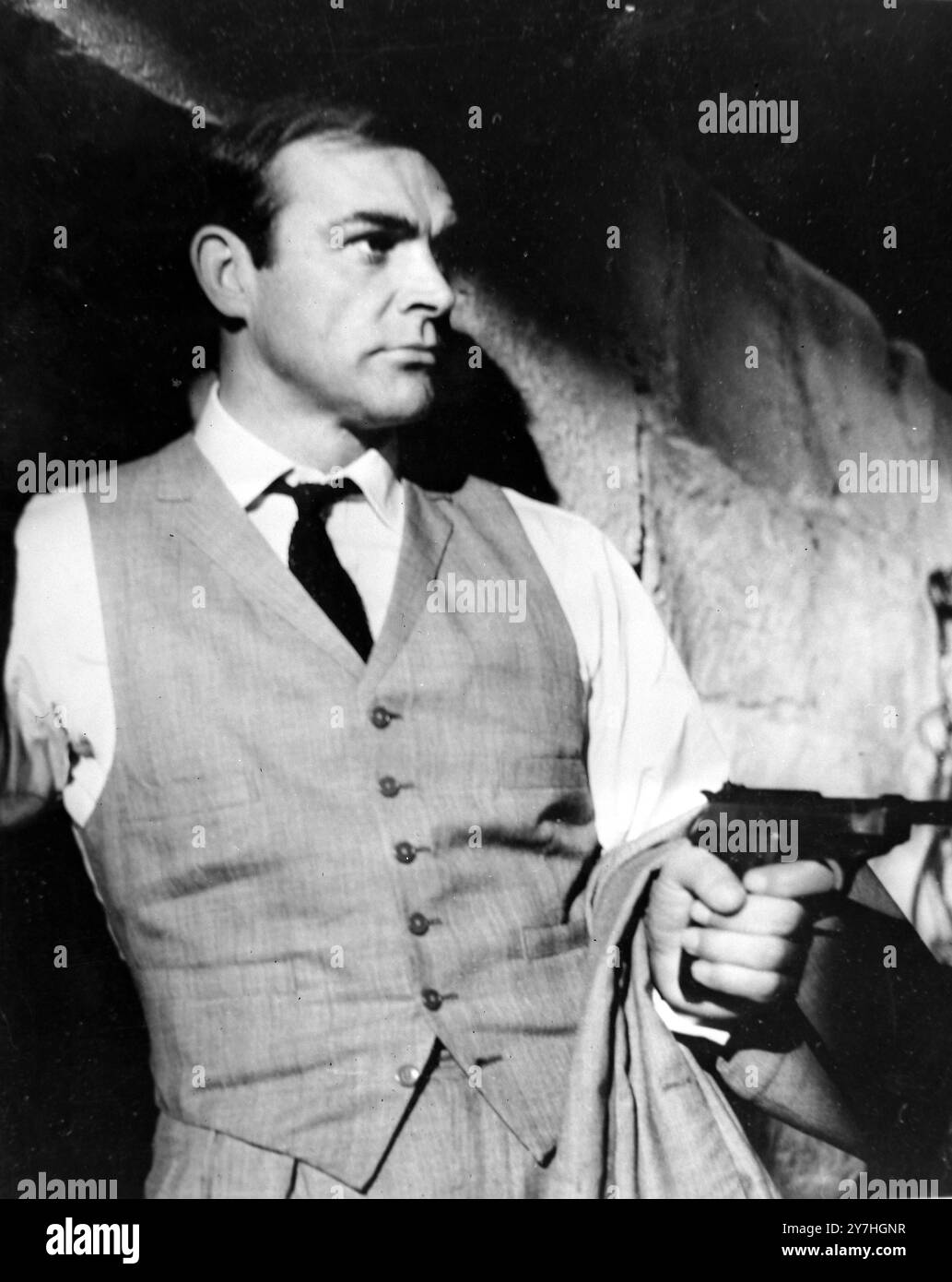 Sean connery goldfinger hi-res stock photography and images - Alamy