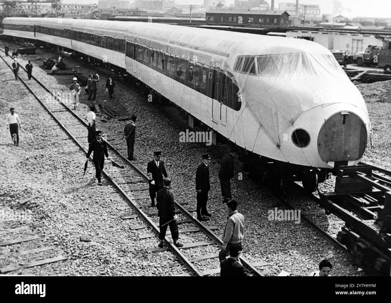 OLYMPIC TRAIN BETWEEN TOKYO AND OSAKA IN JAPAN ; 6 JUNE 1964 Stock ...