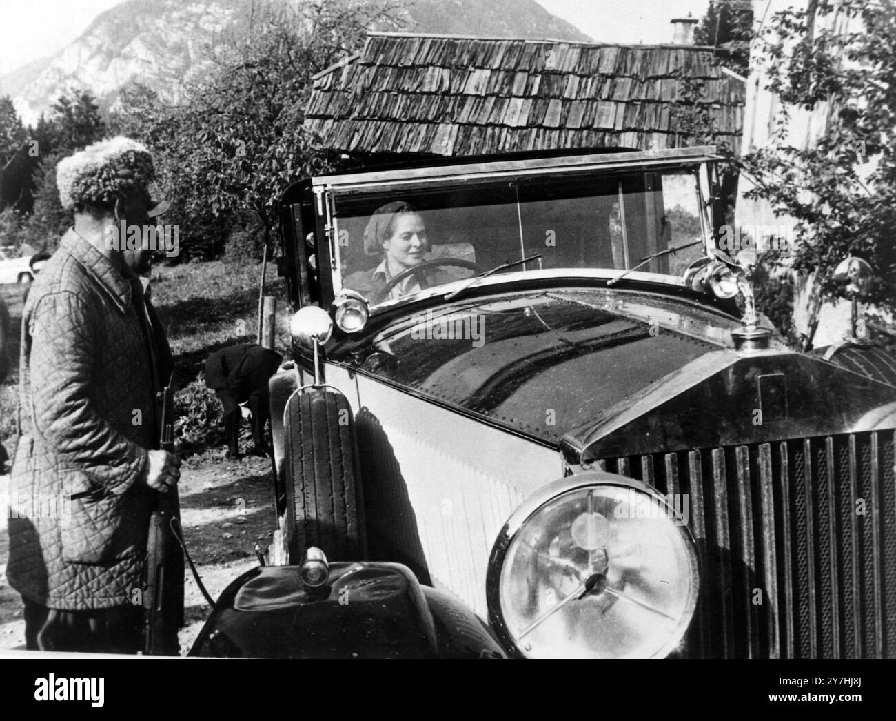 REX HARRISON WITH JEANNE MOREAU IN YELLOW ROLLS ROYCE IN VIENNA / ; 5 ...