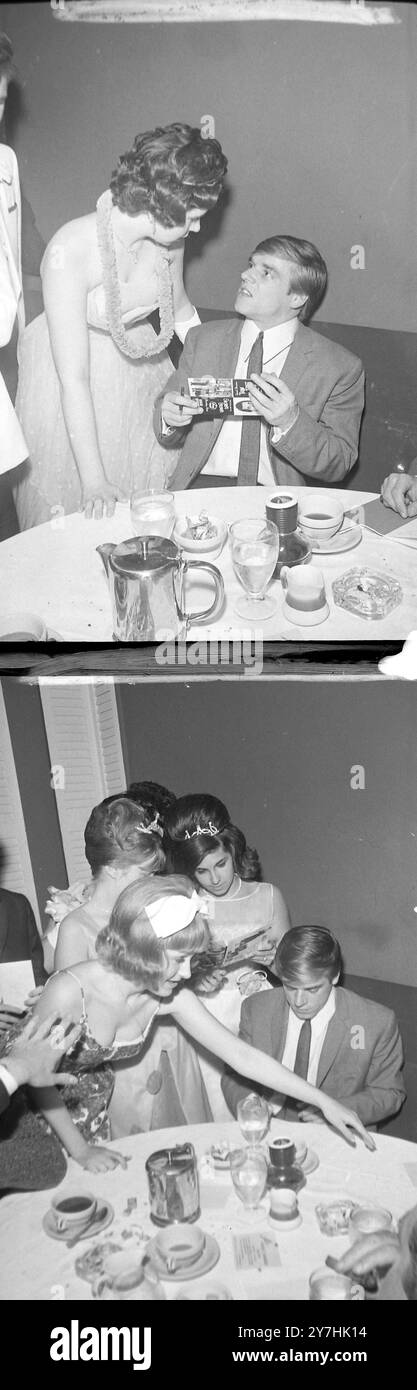 LENNY DAVIDSON OF POP MUSIC GROUP THE DAVE CLARK FIVE SINGS AUTOGRAPH ...