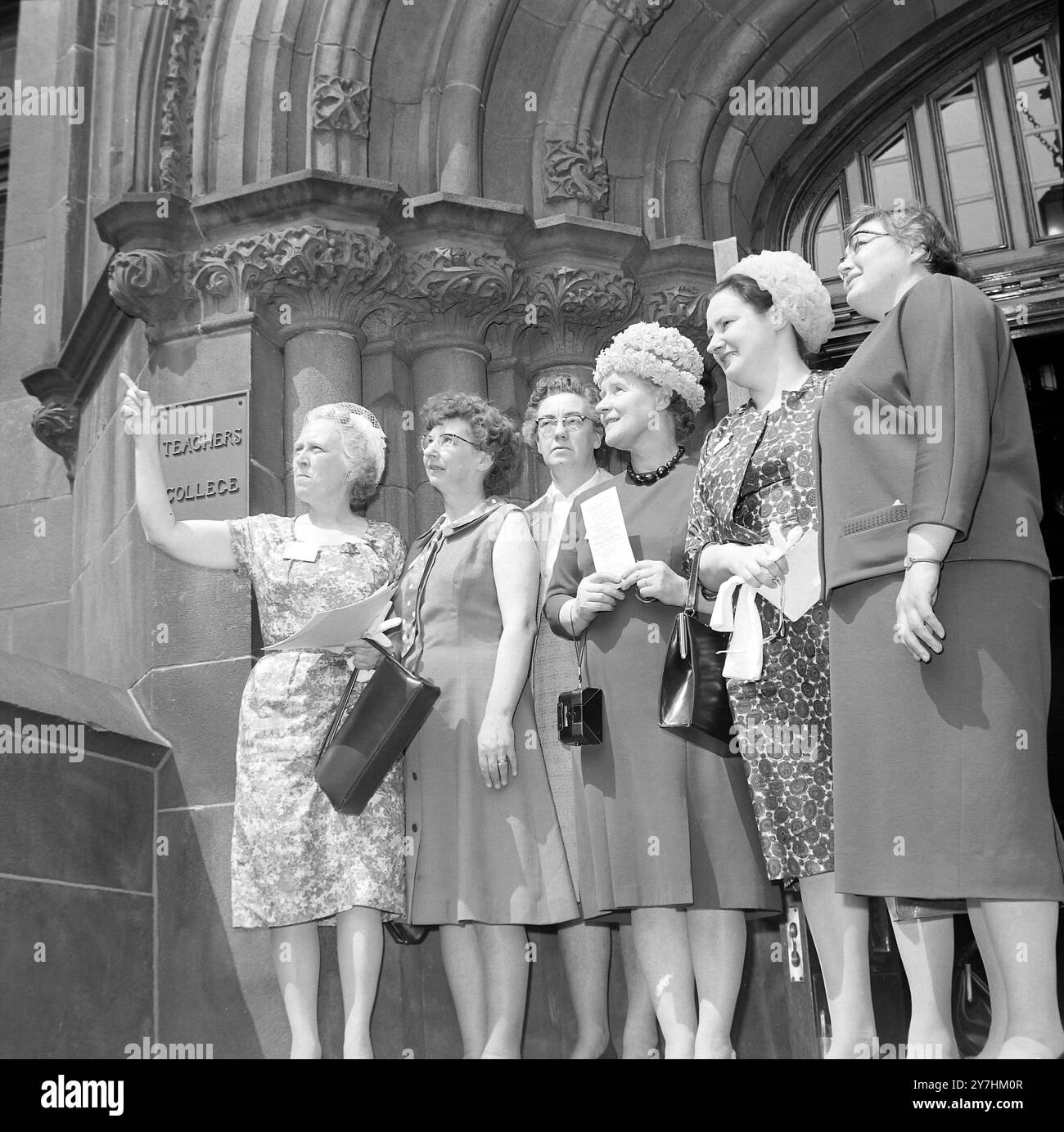 BRITISH NURSES OF NHS AT NEW YORK HOSPITAL SCHOOL ; 26 MAY 1964 Stock ...