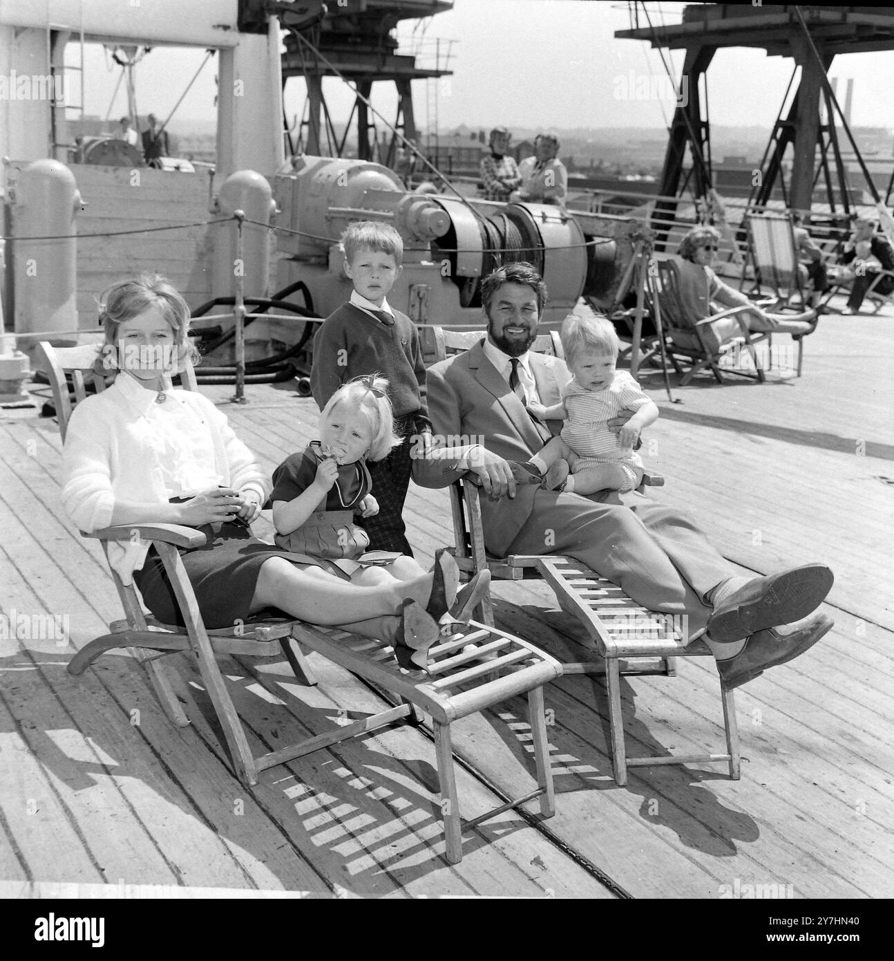 BILL TRAVERS ANDVIRGINIA MCKENNA WITH CHILDREN WILLIAM, LOUIS AND ...