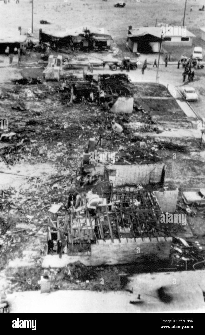 5 PEOPLE DIE WHEN US AIR FORCE F 105 FIGHTER PLANE CRASHES INTO HOUSES ...