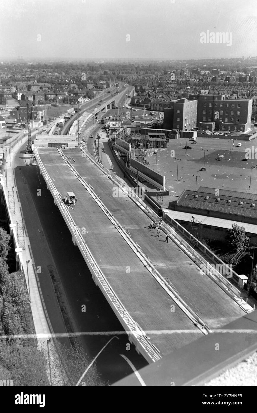MOTORWAY M4 UNDER CONSTRUCTION IN LONDON ; 13 MAY 1964 Stock Photo - Alamy