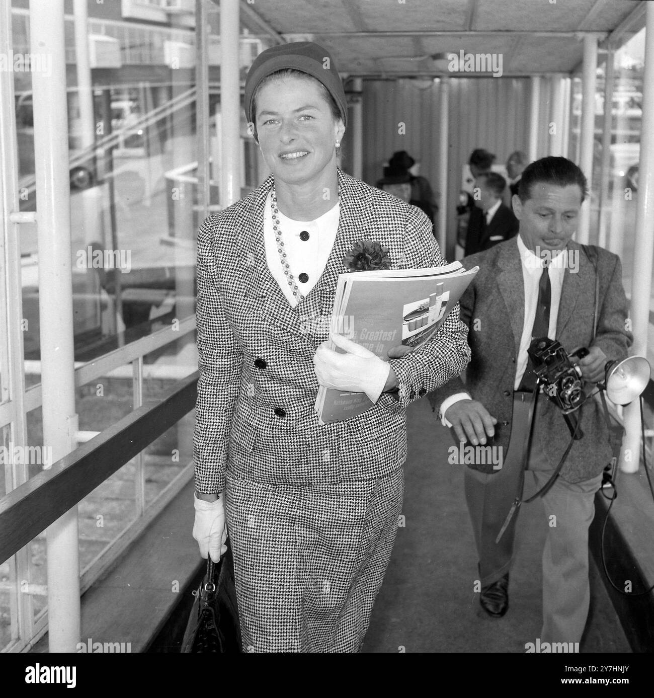 ACTRESS INGRID BERGMAN AT LONDON AIRPORT / ; 11 MAY 1964 Stock Photo ...