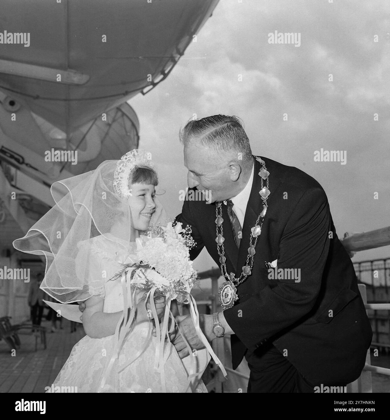 COLLEEN MAHONEY WITH MARTIN DIVILLY BOARD SHIP IN NEW YORK / ; 12 MAY ...