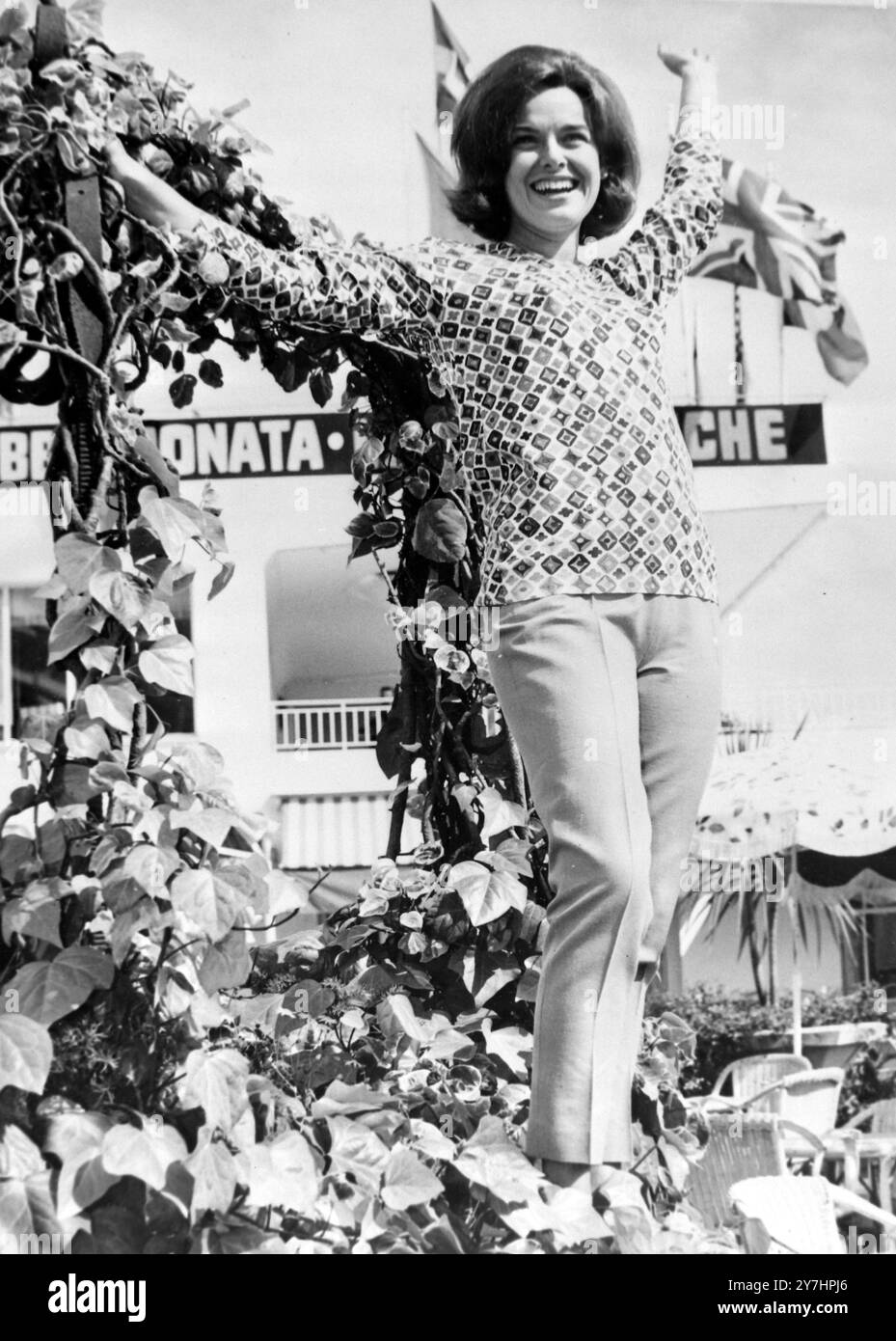 Cannes festival 1960 hi-res stock photography and images - Alamy
