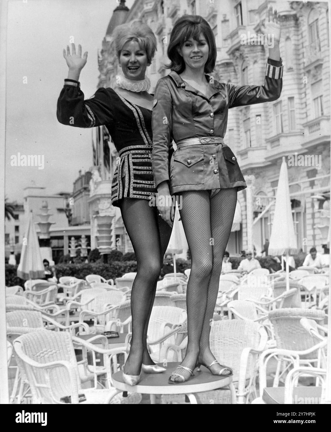CARON GARDNER WITH BARBARA RAY IN CANNES / ; 5 MAY 1964 Stock Photo - Alamy