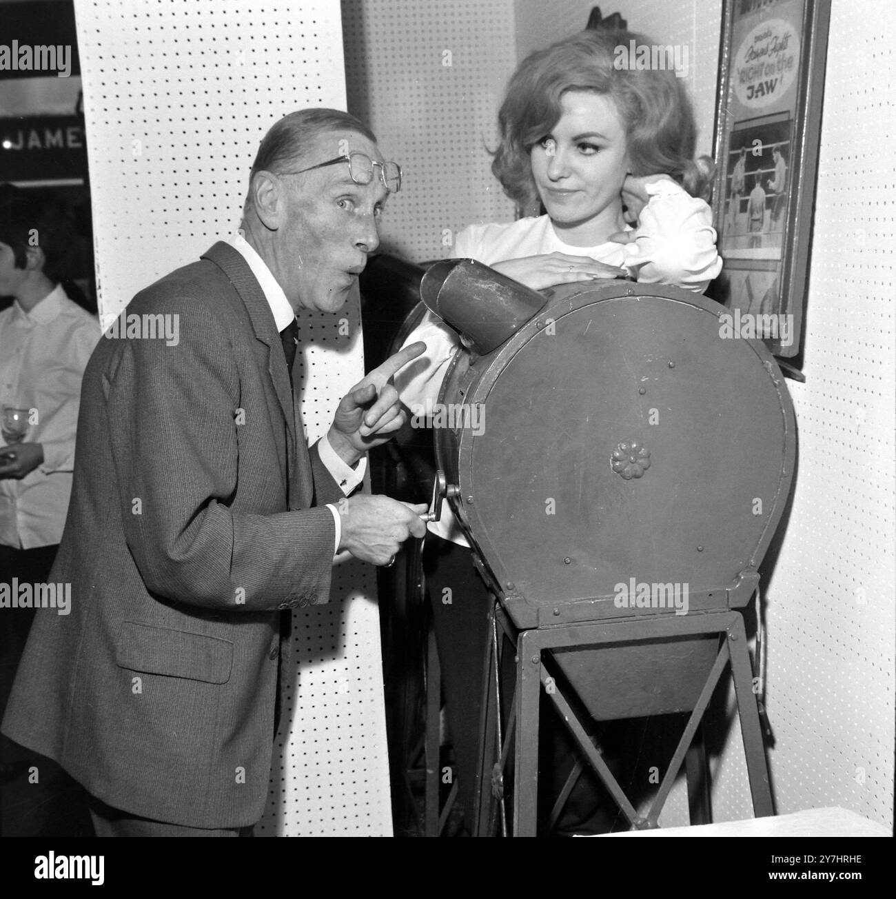 ACTOR WILFRED BRAMBELL AT STEPTOE & SON ANTIQUE SUPERMARKET IN LONDON ...