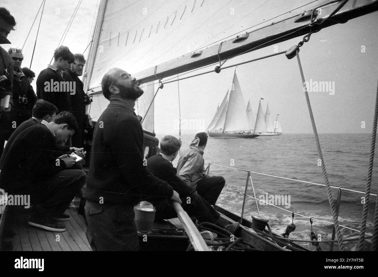 Bloodhound yacht hi-res stock photography and images - Alamy
