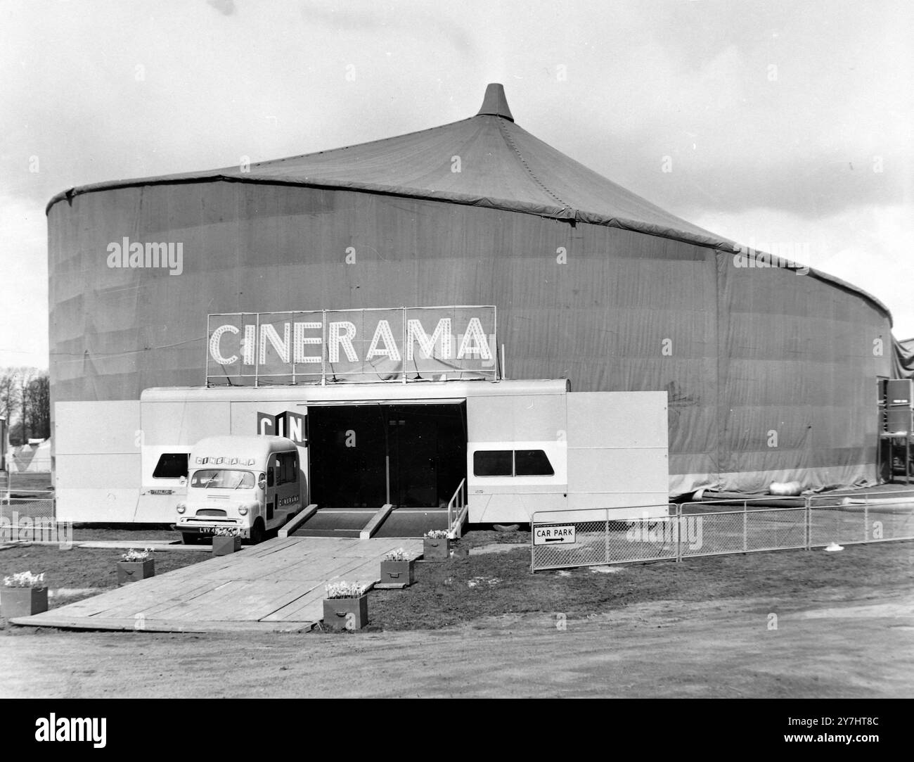 Cinerama theatre hi-res stock photography and images - Alamy