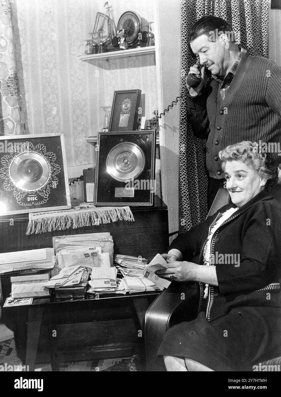 POP MUSIC GROUP THE BEATLES HOMES AND FAMILIES IN LIVERPOOL - RINGO ...